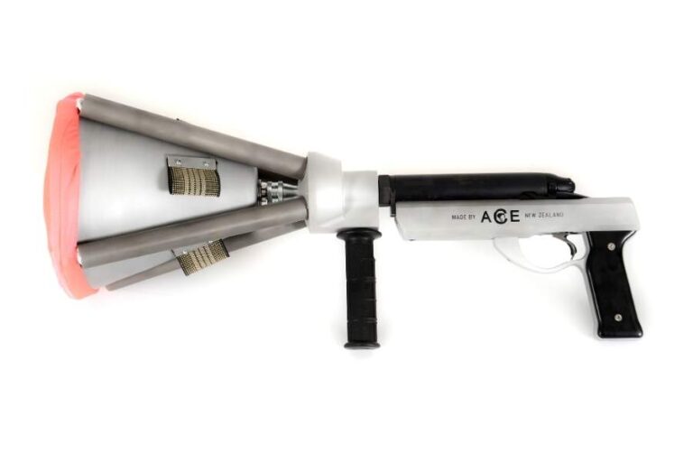 Handheld - Ace Live Animal Capture - net gun animal catcher for fast ...